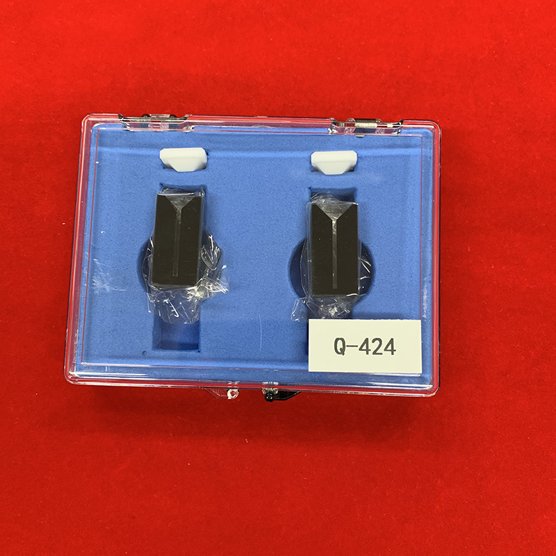 High Precision Q424 Black wall high purity micro quartz cuvette 0.15ml flowthrough cell with ...